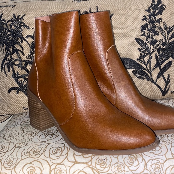 Universal Thread | Shoes | 2 For | Poshmark